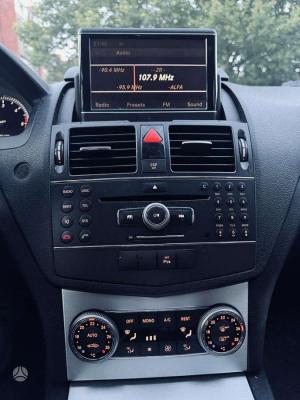 Melns Mercedes-Benz c-320 2007 Druskininkai, ar dzinēja tilpumu 2.99 L un nobraukumu 332 tūkst. km par 5000 €, foto 9 vietnē AUTOMOTO.COM.LV