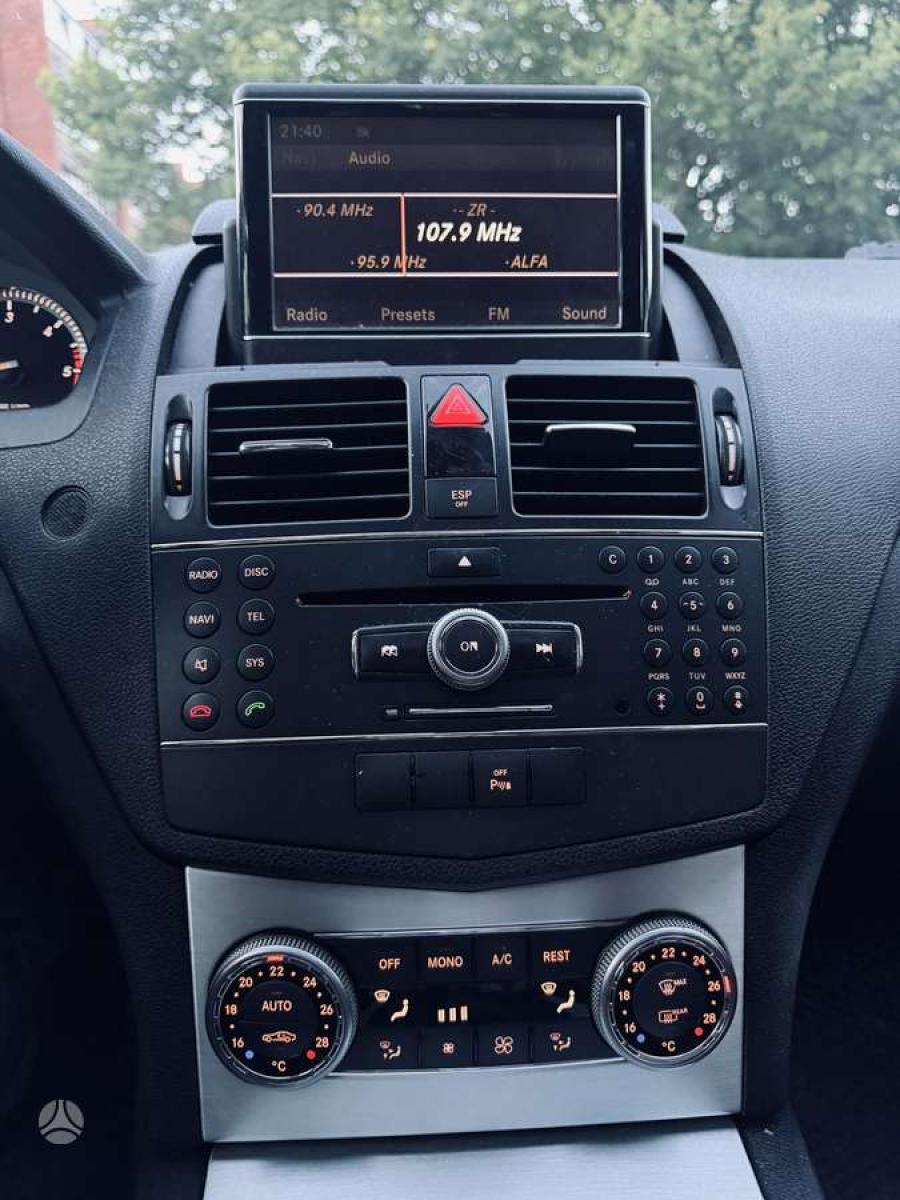 Melns Mercedes-Benz c-320 2007 Druskininkai, ar dzinēja tilpumu 2.99 L un nobraukumu 332 tūkst. km par 5000 €, foto 9 vietnē AUTOMOTO.COM.LV