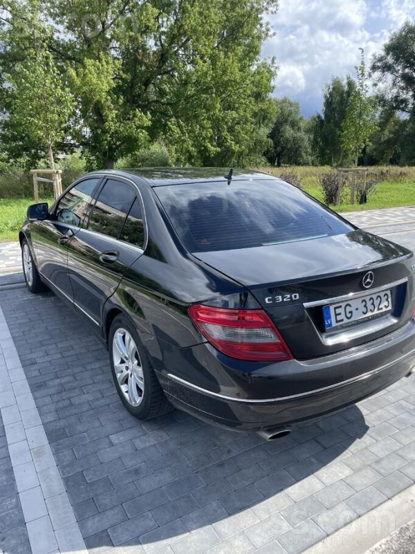 Black Mercedes-Benz c-320 2007 in Jelgava, with an engine capacity of 3.00 L and mileage of 333 thousand km for 4500 €, photo 3 on AUTOMOTO.COM.LV