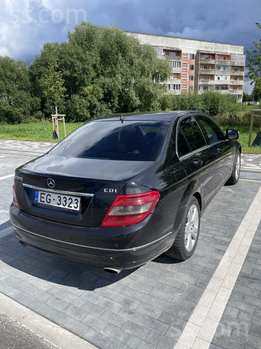 Melns Mercedes-Benz c-320 2007 Jelgava, ar dzinēja tilpumu 3.00 L un nobraukumu 333 tūkst. km par 4500 €, foto 5 vietnē AUTOMOTO.COM.LV