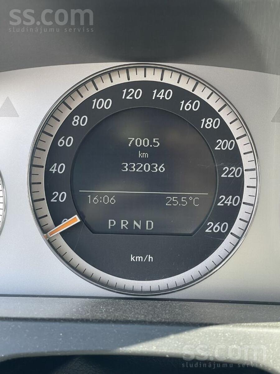 Melns Mercedes-Benz c-320 2007 Jelgava, ar dzinēja tilpumu 3.00 L un nobraukumu 333 tūkst. km par 4500 €, foto 10 vietnē AUTOMOTO.COM.LV