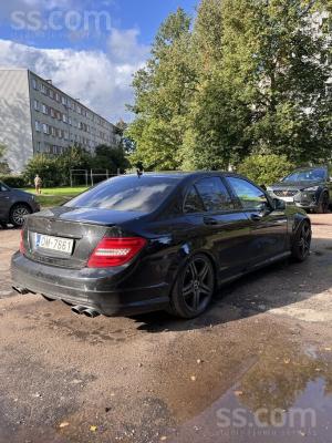 Melns Mercedes-Benz c-320 2007 Rīga, ar dzinēja tilpumu 3.00 L un nobraukumu 319 tūkst. km par 5700 €, foto 4 vietnē AUTOMOTO.COM.LV