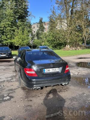 Melns Mercedes-Benz c-320 2007 Rīga, ar dzinēja tilpumu 3.00 L un nobraukumu 319 tūkst. km par 5700 €, foto 5 vietnē AUTOMOTO.COM.LV