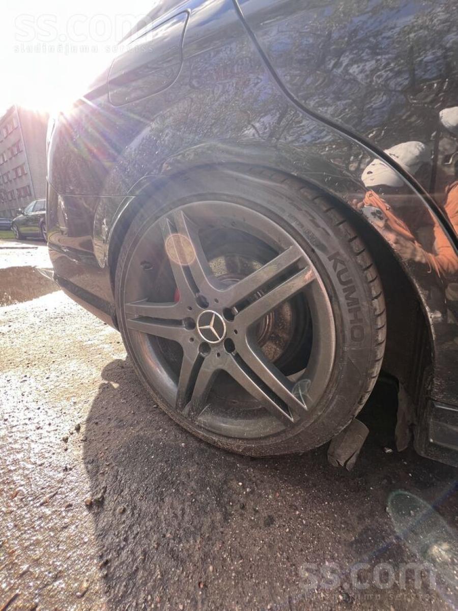 Melns Mercedes-Benz c-320 2007 Rīga, ar dzinēja tilpumu 3.00 L un nobraukumu 319 tūkst. km par 5700 €, foto 10 vietnē AUTOMOTO.COM.LV