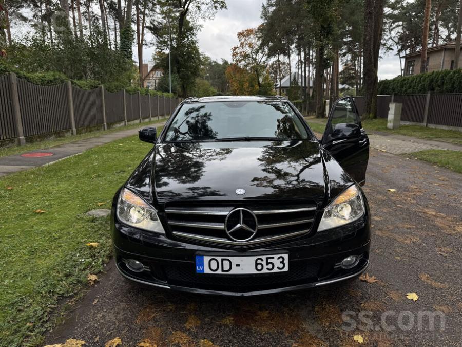 Melns Mercedes-Benz c-320 2007 Rīga, ar dzinēja tilpumu 3.00 L un nobraukumu 392 tūkst. km par 4690 €, foto 1 vietnē AUTOMOTO.COM.LV