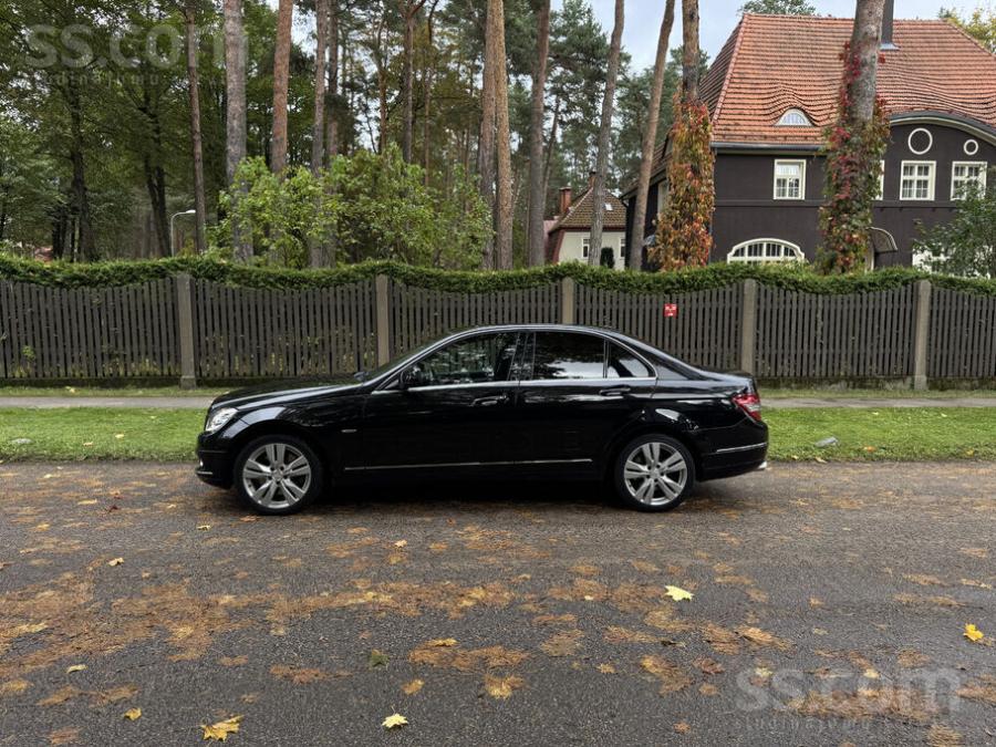 Melns Mercedes-Benz c-320 2007 Rīga, ar dzinēja tilpumu 3.00 L un nobraukumu 392 tūkst. km par 4690 €, foto 4 vietnē AUTOMOTO.COM.LV