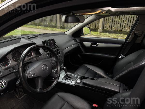 Black Mercedes-Benz c-320 2007 in Riga, with an engine capacity of 3.00 L and mileage of 392 thousand km for 4690 €, photo 6 on AUTOMOTO.COM.LV
