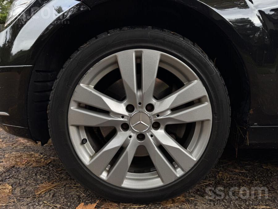 Melns Mercedes-Benz c-320 2007 Rīga, ar dzinēja tilpumu 3.00 L un nobraukumu 392 tūkst. km par 4690 €, foto 11 vietnē AUTOMOTO.COM.LV