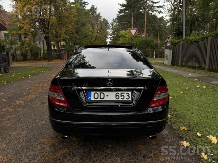 Melns Mercedes-Benz c-320 2007 Rīga, ar dzinēja tilpumu 3.00 L un nobraukumu 392 tūkst. km par 4690 €, foto 12 vietnē AUTOMOTO.COM.LV