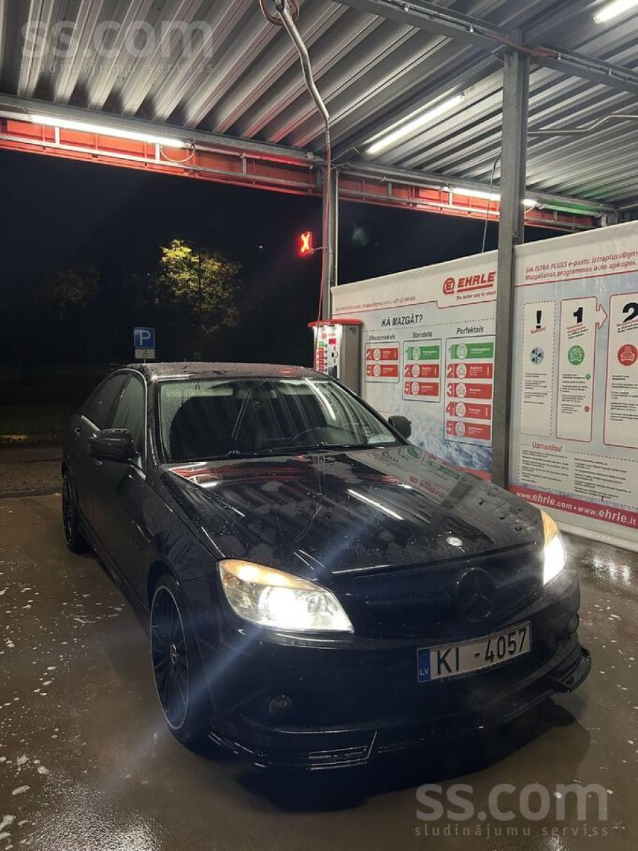 Melns Mercedes-Benz c-320 2007 Ogre, ar dzinēja tilpumu 3.00 L un nobraukumu 223 tūkst. km par 5000 €, foto 1 vietnē AUTOMOTO.COM.LV