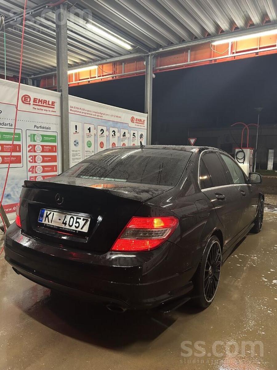 Melns Mercedes-Benz c-320 2007 Ogre, ar dzinēja tilpumu 3.00 L un nobraukumu 223 tūkst. km par 5000 €, foto 4 vietnē AUTOMOTO.COM.LV