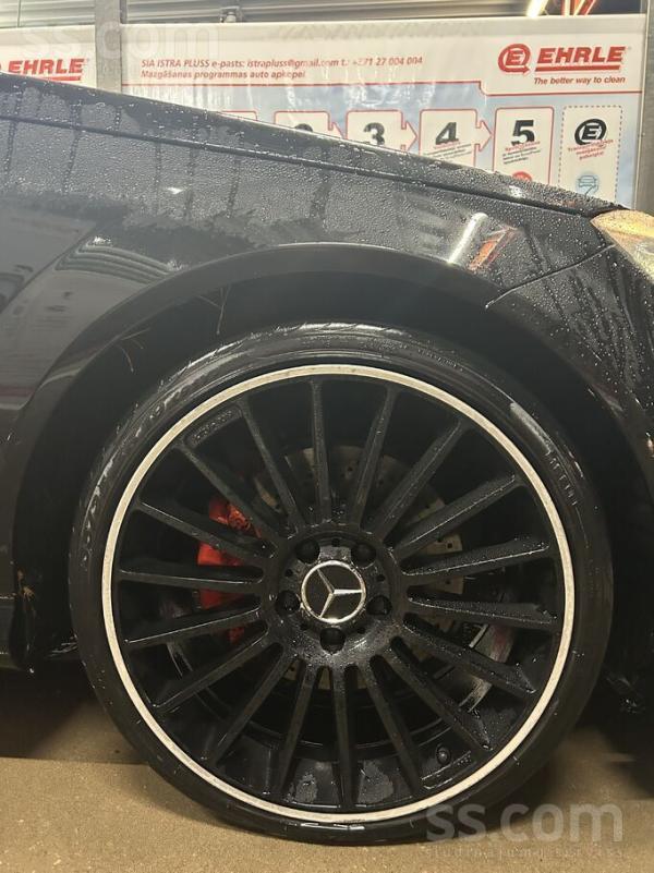Black Mercedes-Benz c-320 2007 in Ogre, with an engine capacity of 3.00 L and mileage of 223 thousand km for 5000 €, photo 5 on AUTOMOTO.COM.LV