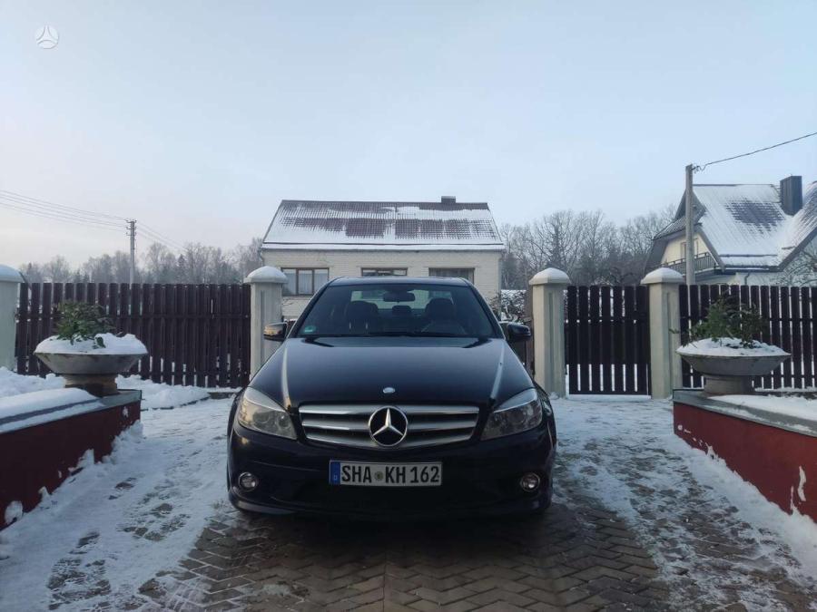 Melns Mercedes-Benz c-320 2008 Panevēža, ar dzinēja tilpumu 2.99 L un nobraukumu 346 tūkst. km par 5500 €, foto 6 vietnē AUTOMOTO.COM.LV