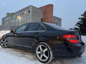 Black Mercedes-Benz c-320 2008 in Kaunas, with an engine capacity of 2.99 L and mileage of 396 thousand km for 5450 €, photo 18 on AUTOMOTO.COM.LV