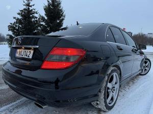 Black Mercedes-Benz c-320 2008 in Kaunas, with an engine capacity of 2.99 L and mileage of 396 thousand km for 5450 €, photo 25 on AUTOMOTO.COM.LV