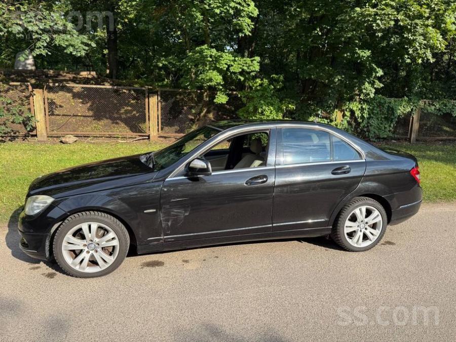 Black Mercedes-Benz c-320 2008 in Riga, with an engine capacity of 3.00 L and mileage of 245 thousand km for 5100 €, photo 3 on AUTOMOTO.COM.LV