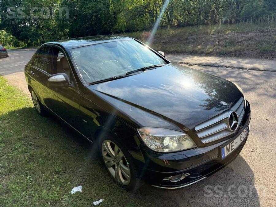 Black Mercedes-Benz c-320 2008 in Riga, with an engine capacity of 3.00 L and mileage of 245 thousand km for 5100 €, photo 7 on AUTOMOTO.COM.LV