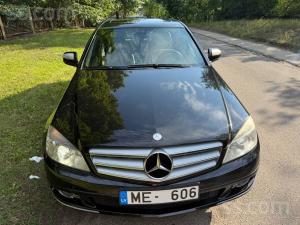 Black Mercedes-Benz c-320 2008 in Riga, with an engine capacity of 3.00 L and mileage of 245 thousand km for 5100 €, photo 8 on AUTOMOTO.COM.LV