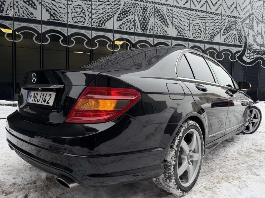 Melns Mercedes-Benz c-320 2008 Kauņa, ar dzinēja tilpumu 2.99 L un nobraukumu 396 tūkst. km par 5450 €, foto 4 vietnē AUTOMOTO.COM.LV