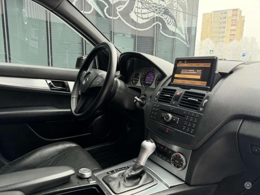 Melns Mercedes-Benz c-320 2008 Kauņa, ar dzinēja tilpumu 2.99 L un nobraukumu 396 tūkst. km par 5450 €, foto 15 vietnē AUTOMOTO.COM.LV
