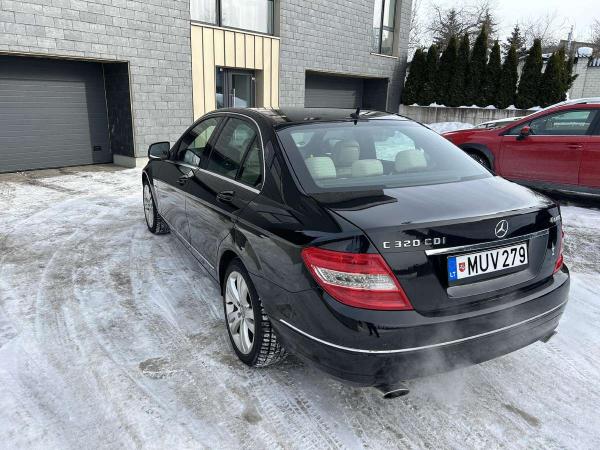 Melns Mercedes-Benz c-320 2008 Viļņa, ar dzinēja tilpumu 3.00 L un nobraukumu 306 tūkst. km par 4500 €, foto 8 vietnē AUTOMOTO.COM.LV