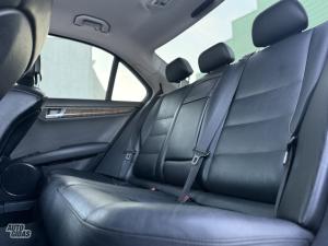 Melns Mercedes-Benz c-320 2008 Kauņa, ar dzinēja tilpumu 3.00 L un nobraukumu 299 tūkst. km par 5000 €, foto 16 vietnē AUTOMOTO.COM.LV