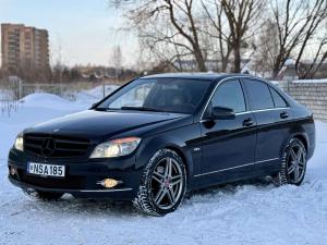 Melns Mercedes-Benz c-320 2008 Kauņa, ar dzinēja tilpumu 2.99 L un nobraukumu 299 tūkst. km par 5000 €, foto  vietnē AUTOMOTO.COM.LV