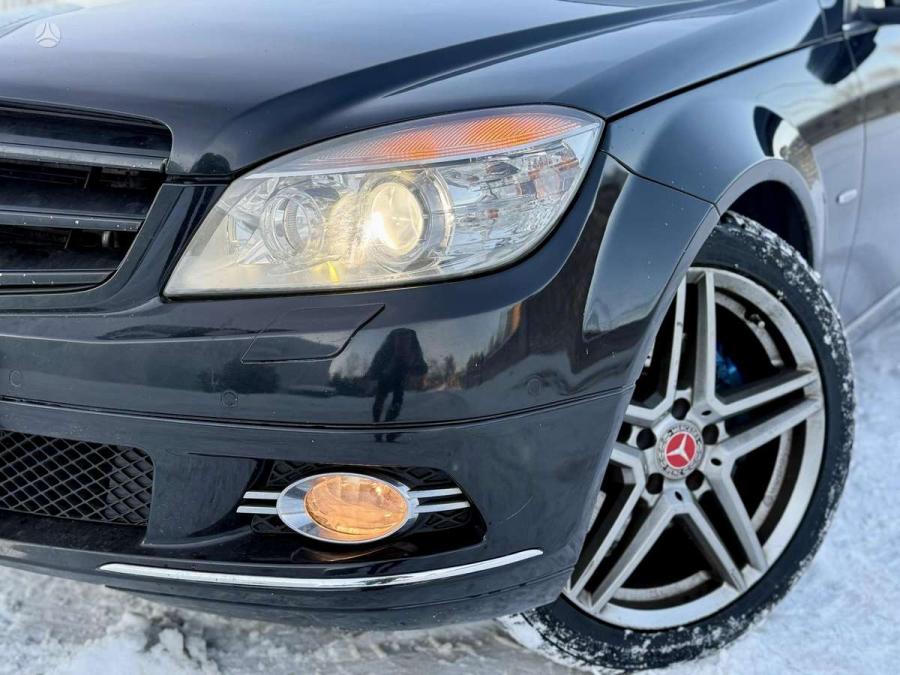 Melns Mercedes-Benz c-320 2008 Kauņa, ar dzinēja tilpumu 2.99 L un nobraukumu 299 tūkst. km par 5000 €, foto 9 vietnē AUTOMOTO.COM.LV