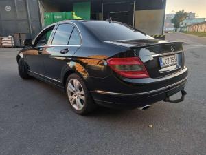 Черный Мерседес Ц 320 2008 в Каунас, объемом двигателя 2.99 л и пробегом 228 тыс. км за 3950 €, фото 4 на AUTOMOTO.COM.LV