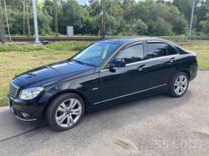 Melns Mercedes-Benz c-320 2008 Jūrmala, ar dzinēja tilpumu 3.00 L un nobraukumu 413 tūkst. km par 5000 €, foto  vietnē AUTOMOTO.COM.LV