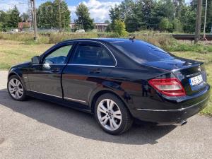 Melns Mercedes-Benz c-320 2008 Jūrmala, ar dzinēja tilpumu 3.00 L un nobraukumu 413 tūkst. km par 5000 €, foto 4 vietnē AUTOMOTO.COM.LV