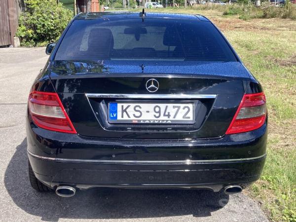 Черный Мерседес Ц 320 2008 в Юрмала, объемом двигателя 3.00 л и пробегом 413 тыс. км за 5000 €, фото 4 на AUTOMOTO.COM.LV