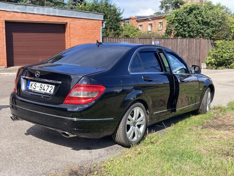 Melns Mercedes-Benz c-320 2008 Jūrmala, ar dzinēja tilpumu 3.00 L un nobraukumu 413 tūkst. km par 5000 €, foto 6 vietnē AUTOMOTO.COM.LV