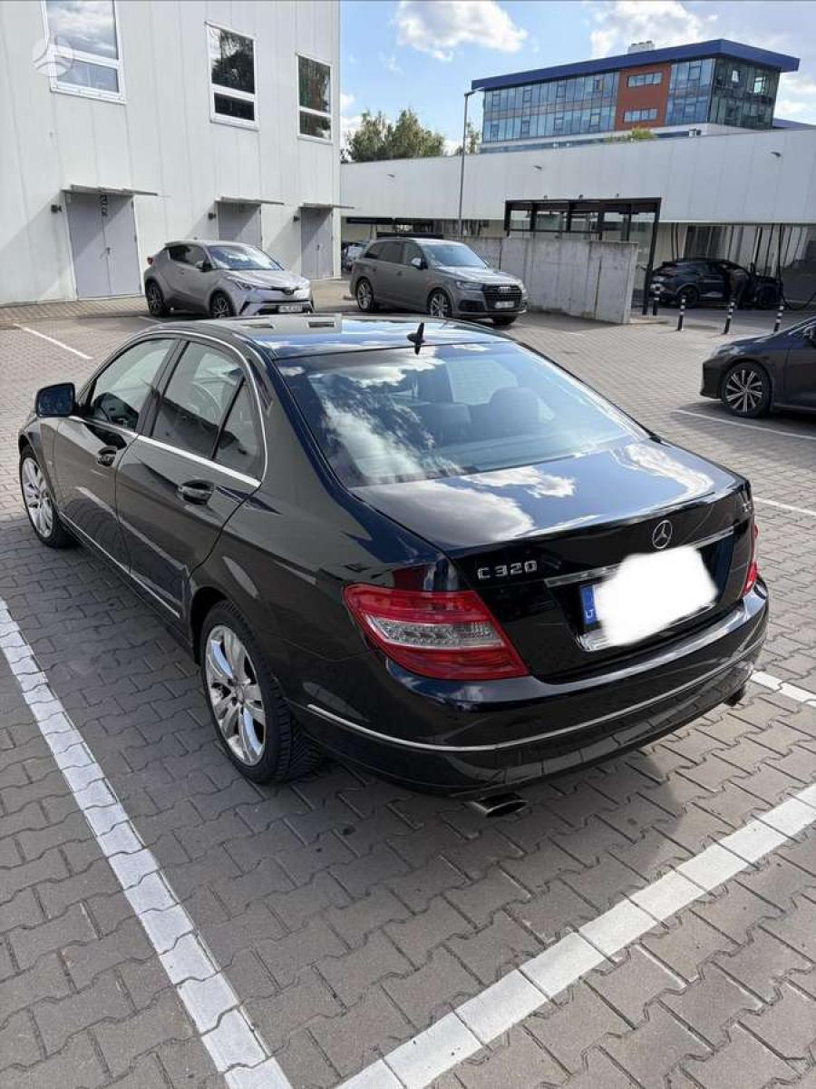 Black Mercedes-Benz c-320 2008 in Vilnius, with an engine capacity of 2.99 L and mileage of 180 thousand km for 4100 €, photo 5 on AUTOMOTO.COM.LV