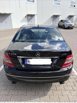 Black Mercedes-Benz c-320 2008 in Vilnius, with an engine capacity of 2.99 L and mileage of 180 thousand km for 4100 €, photo 6 on AUTOMOTO.COM.LV
