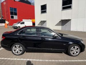 Black Mercedes-Benz c-320 2008 in Vilnius, with an engine capacity of 2.99 L and mileage of 180 thousand km for 4100 €, photo 9 on AUTOMOTO.COM.LV
