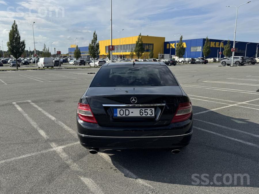 Black Mercedes-Benz c-320 2008 in Riga, with an engine capacity of 3.00 L and mileage of 392 thousand km for 5500 €, photo 5 on AUTOMOTO.COM.LV