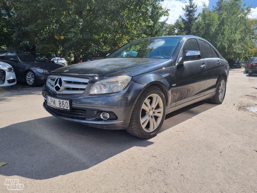 Melns Mercedes-Benz c-320 2008 Kauņa, ar dzinēja tilpumu 3.20 L un nobraukumu 303 tūkst. km par 2500 €, foto 1 vietnē AUTOMOTO.COM.LV
