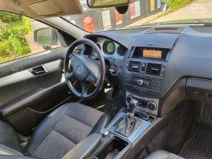 Melns Mercedes-Benz c-320 2008 Kauņa, ar dzinēja tilpumu 3.20 L un nobraukumu 303 tūkst. km par 2500 €, foto 6 vietnē AUTOMOTO.COM.LV