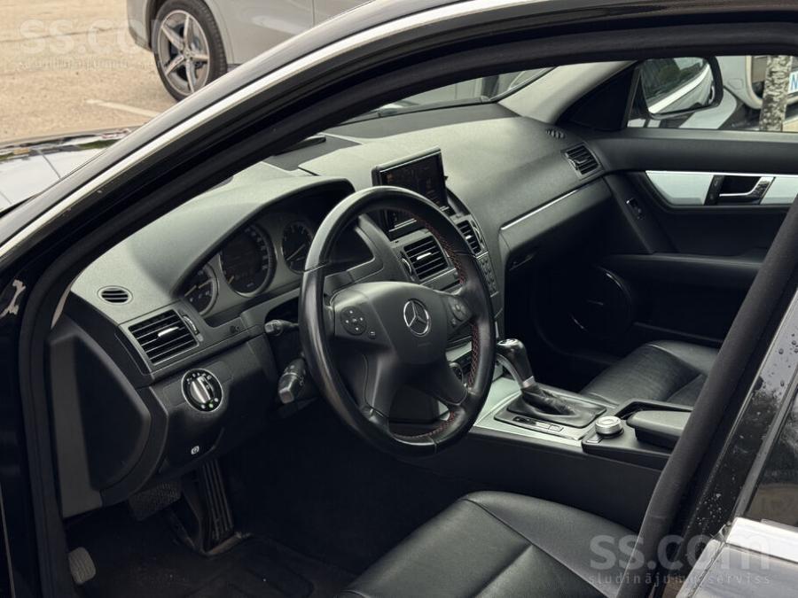 Melns Mercedes-Benz c-320 2008 Rīga, ar dzinēja tilpumu 3.00 L un nobraukumu 392 tūkst. km par 4995 €, foto 5 vietnē AUTOMOTO.COM.LV