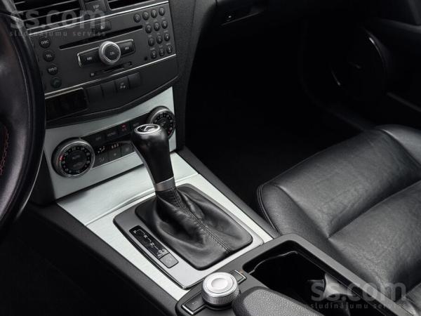 Black Mercedes-Benz c-320 2008 in Riga, with an engine capacity of 3.00 L and mileage of 392 thousand km for 4995 €, photo 6 on AUTOMOTO.COM.LV