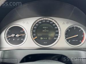 Melns Mercedes-Benz c-320 2008 Rīga, ar dzinēja tilpumu 3.00 L un nobraukumu 392 tūkst. km par 4995 €, foto 10 vietnē AUTOMOTO.COM.LV