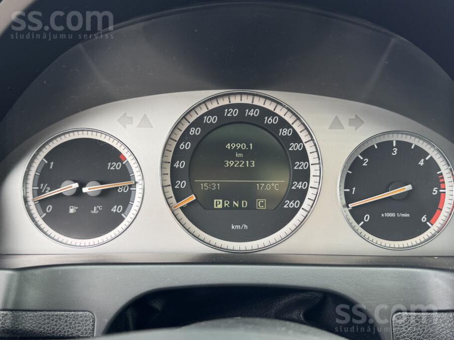 Melns Mercedes-Benz c-320 2008 Rīga, ar dzinēja tilpumu 3.00 L un nobraukumu 392 tūkst. km par 4995 €, foto 10 vietnē AUTOMOTO.COM.LV