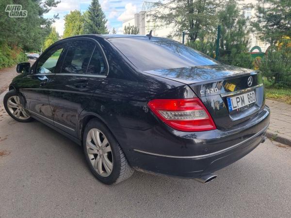 Mercedes-Benz c-320 2009 Kauņa vietnē Melns Mercedes-Benz c-320 2009 Kauņa, ar dzinēja tilpumu 3.20 L un nobraukumu 307 tūkst. km par 2650 €, foto 4 vietnē AUTOMOTO.COM.LV