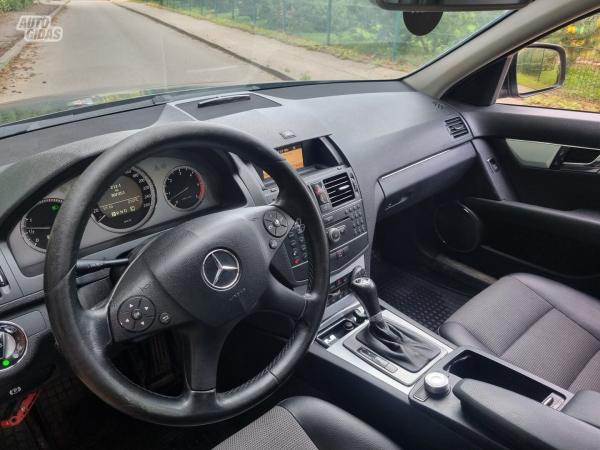 Mercedes-Benz c-320 2009 Kauņa vietnē Melns Mercedes-Benz c-320 2009 Kauņa, ar dzinēja tilpumu 3.20 L un nobraukumu 307 tūkst. km par 2650 €, foto 6 vietnē AUTOMOTO.COM.LV