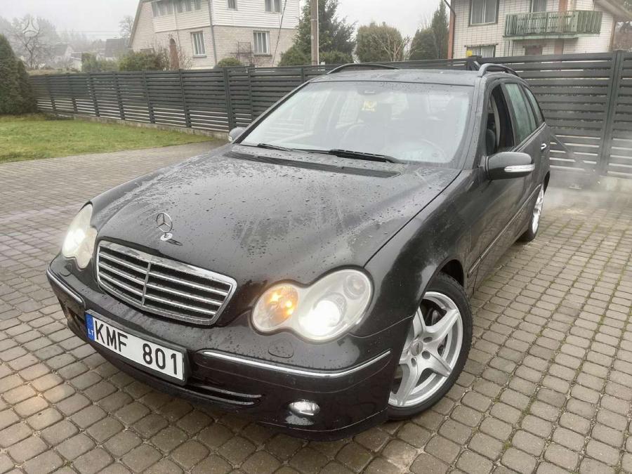 Melns Mercedes-Benz c-320 2006 Alīta, ar dzinēja tilpumu 3.00 L un nobraukumu 360 tūkst. km par 2500 €, foto 1 vietnē AUTOMOTO.COM.LV