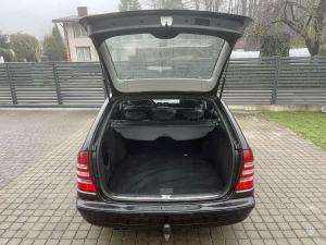 Melns Mercedes-Benz c-320 2006 Alīta, ar dzinēja tilpumu 3.00 L un nobraukumu 360 tūkst. km par 2500 €, foto 15 vietnē AUTOMOTO.COM.LV