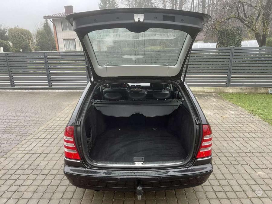 Melns Mercedes-Benz c-320 2006 Alīta, ar dzinēja tilpumu 3.00 L un nobraukumu 360 tūkst. km par 2500 €, foto 15 vietnē AUTOMOTO.COM.LV