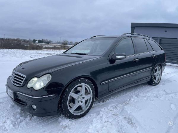Melns Mercedes-Benz c-320 2006 Alīta, ar dzinēja tilpumu 2.99 L un nobraukumu 360 tūkst. km par 2999 €, foto 1 vietnē AUTOMOTO.COM.LV