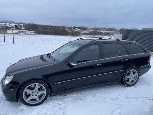 Melns Mercedes-Benz c-320 2006 Alīta, ar dzinēja tilpumu 2.99 L un nobraukumu 360 tūkst. km par 2999 €, foto 4 vietnē AUTOMOTO.COM.LV